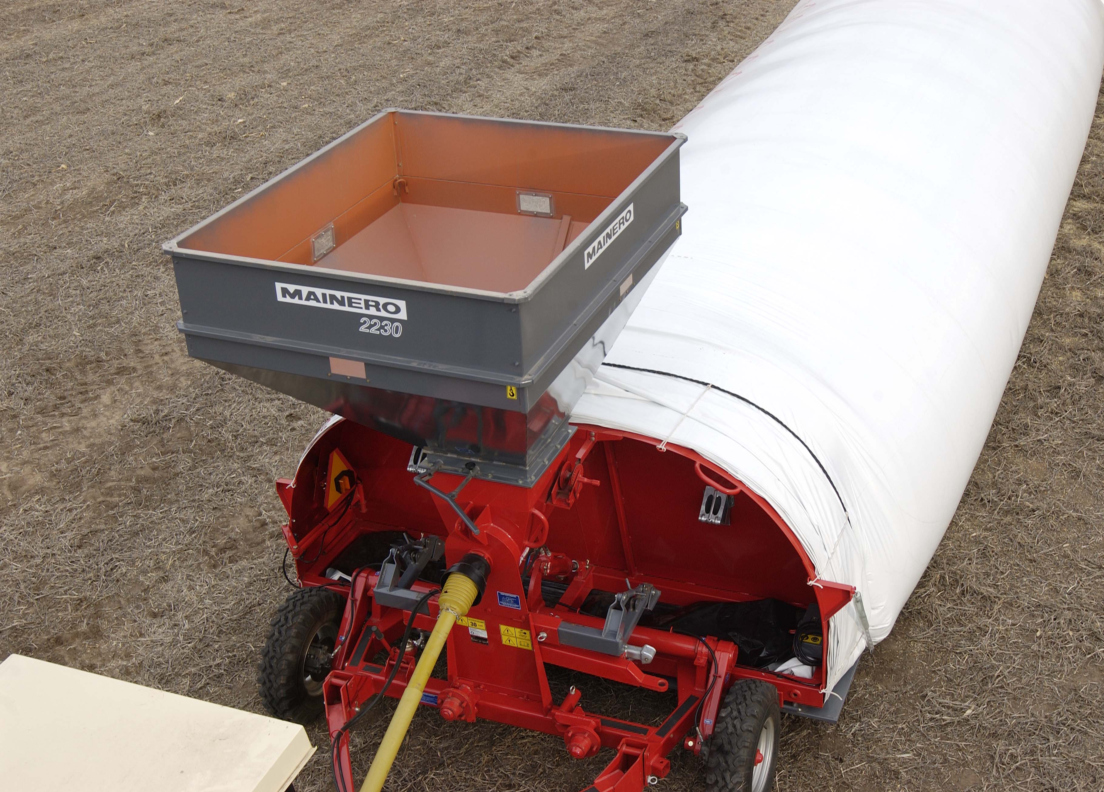 Mainero | Productos - Mainero - Cabezales para Maíz, Rotoenfardadoras